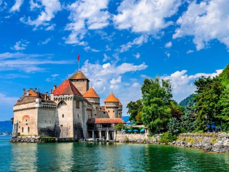 21 Tempat Wisata di Swiss Terpopuler dan Indah untuk Liburan 2022