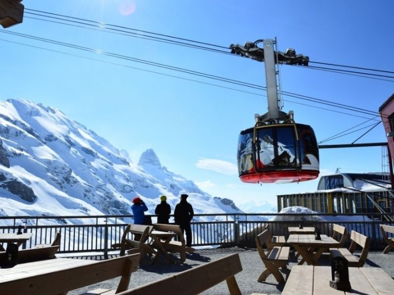 21 Tempat Wisata di Swiss Terpopuler dan Indah untuk Liburan 2022