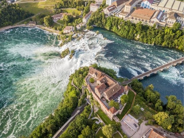 21 Tempat Wisata di Swiss Terpopuler dan Indah untuk Liburan 2022