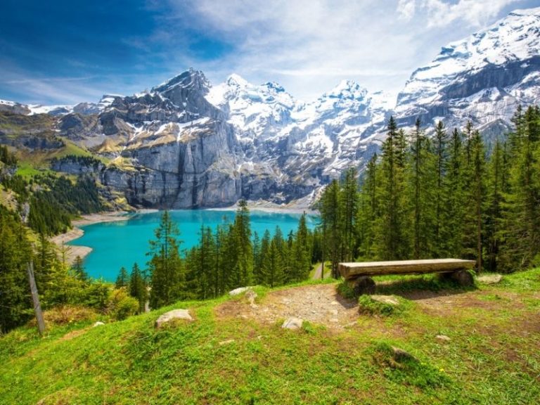 21 Tempat Wisata di Swiss Terpopuler dan Indah untuk Liburan 2022