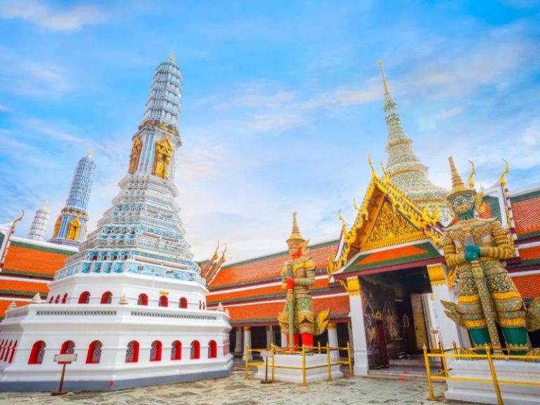 13 Destinasi Populer Bangkok Thailand yang Wajib Dikunjungi - AntaVaya